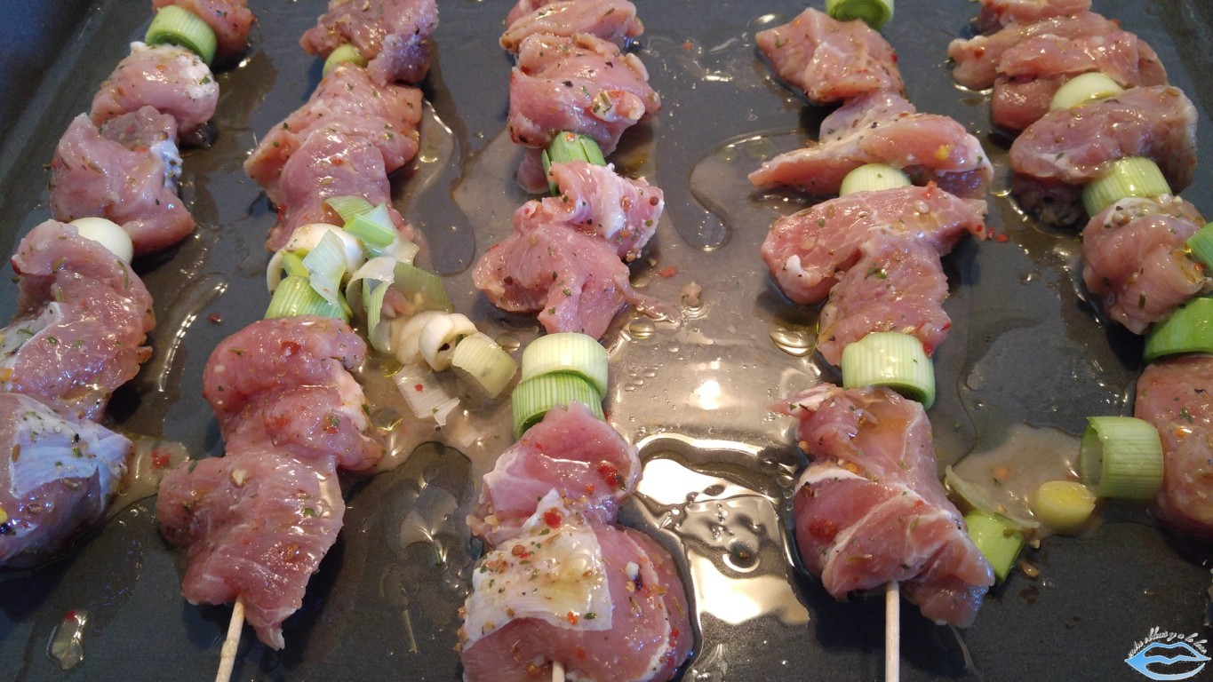 Brochetas de cerdo African Spirit – entre obleas y a lo loco