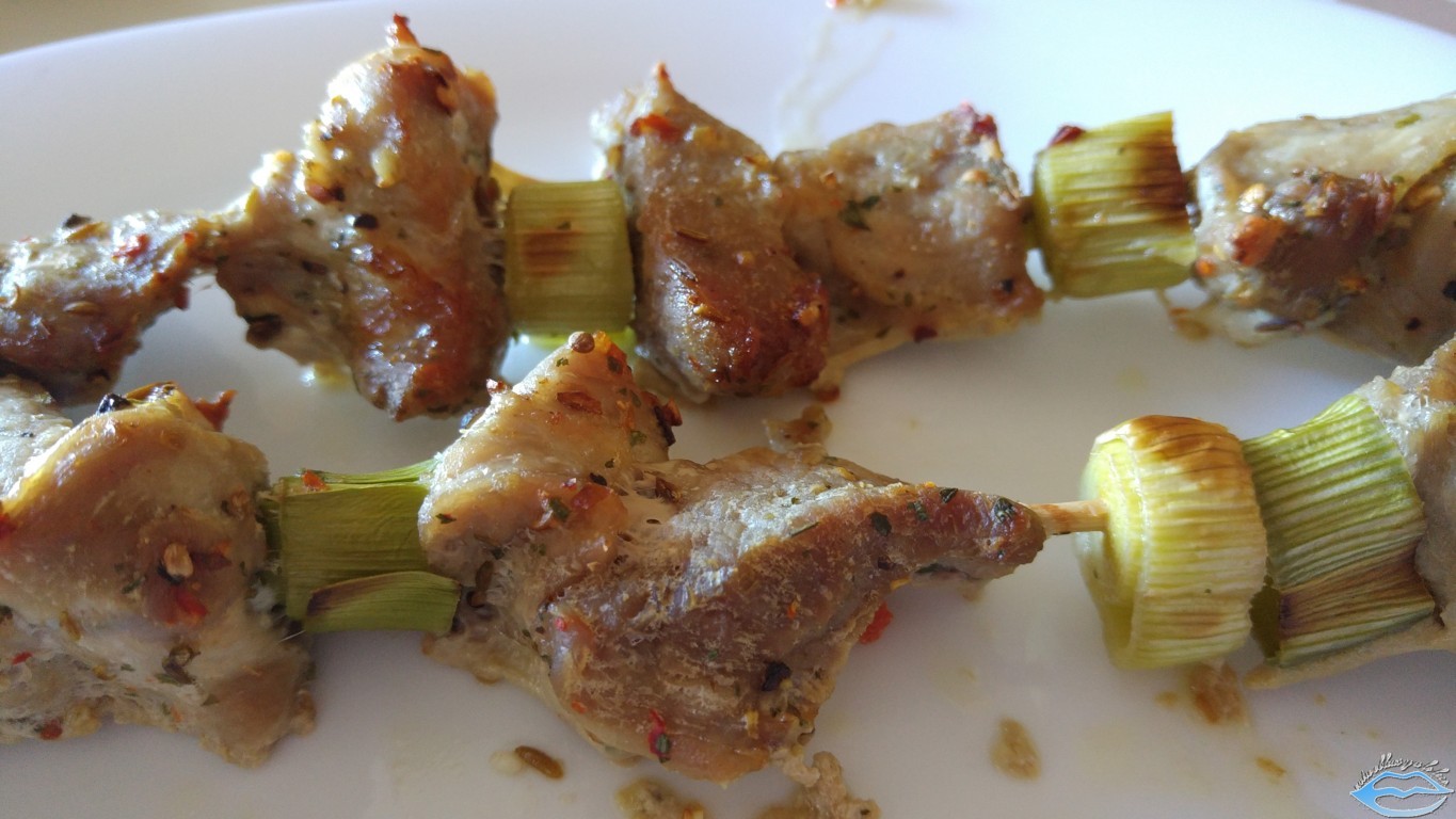 Brochetas de cerdo African Spirit – entre obleas y a lo loco