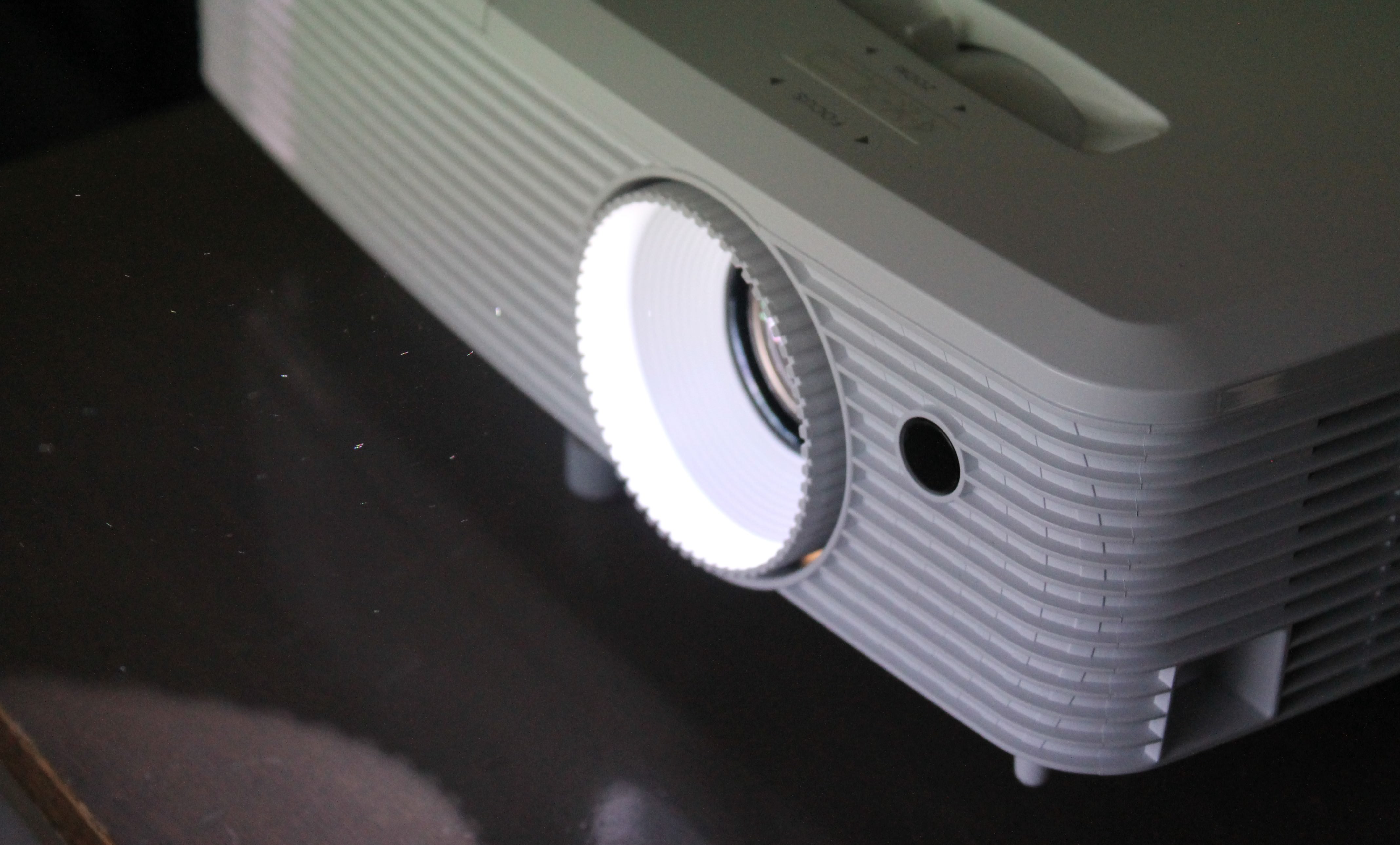 Proyector Optoma HD29 Darbee; 1080 p y hasta 300 » por menos de 1000 ...