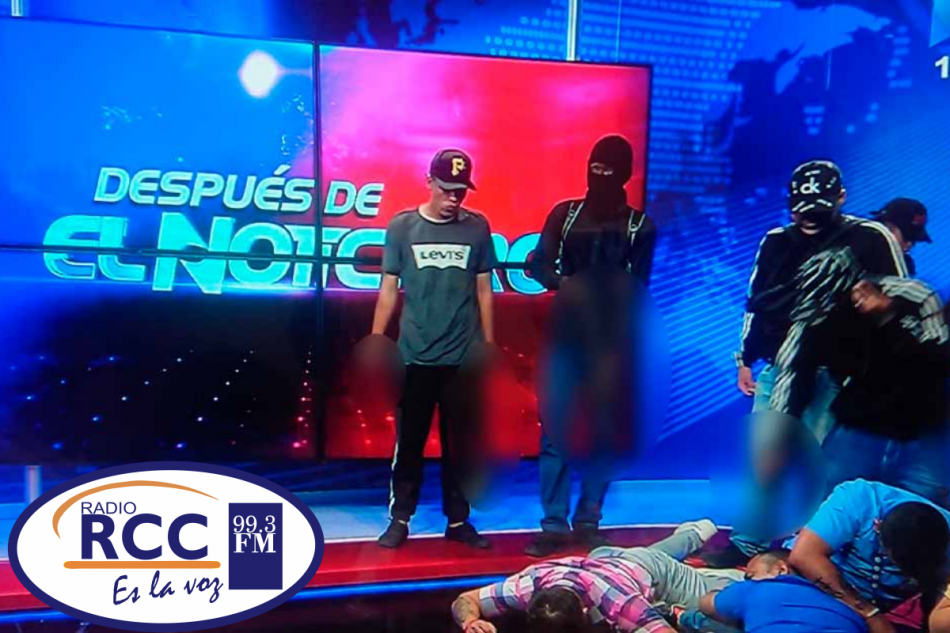 Ecuador Delincuentes Encapuchados Y Armados Toman En Vivo Las
